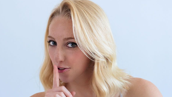 Olivia Raine Atwood: Faking It – themumble.uk